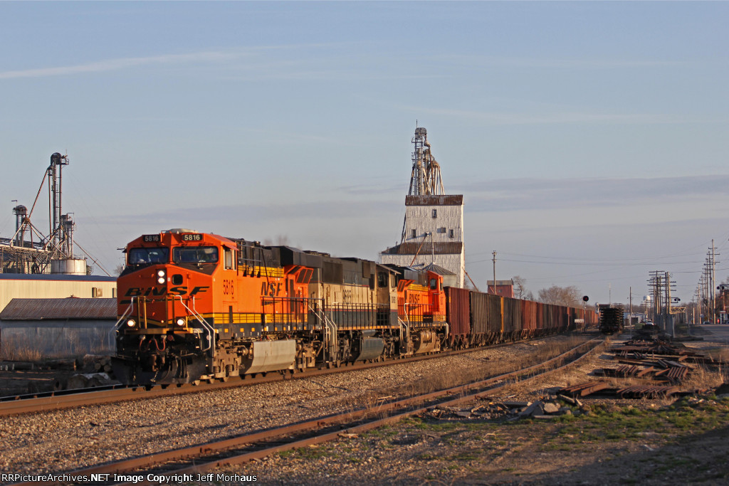 BNSF 5816